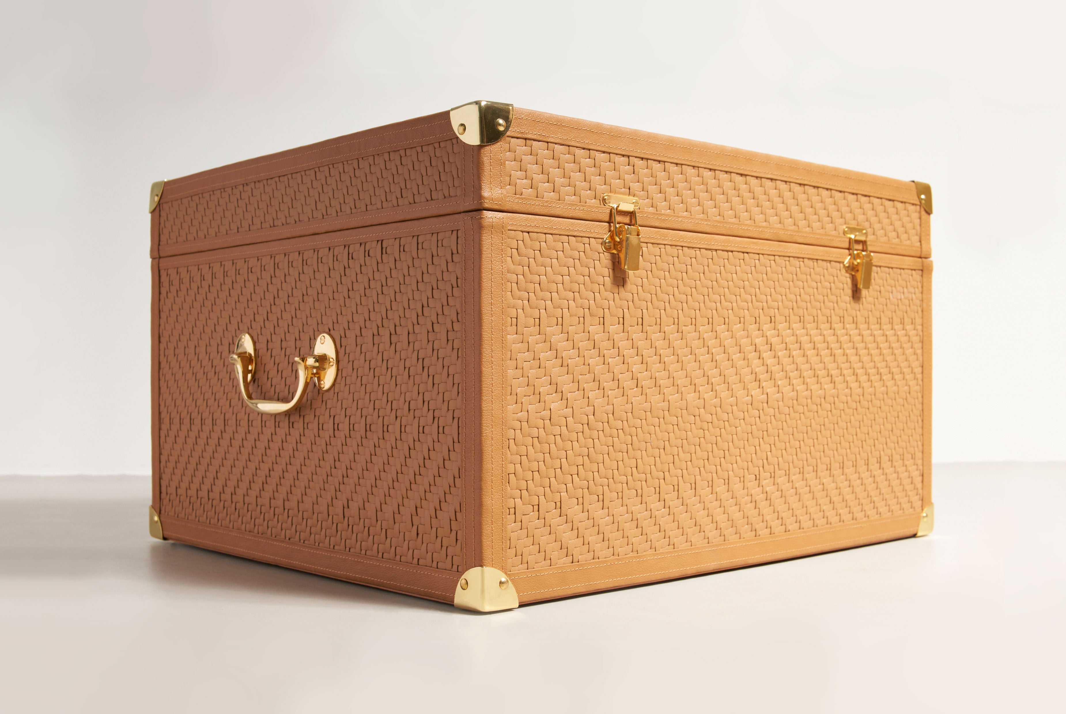 Oud Box – Aljoud Lootah Design Studio