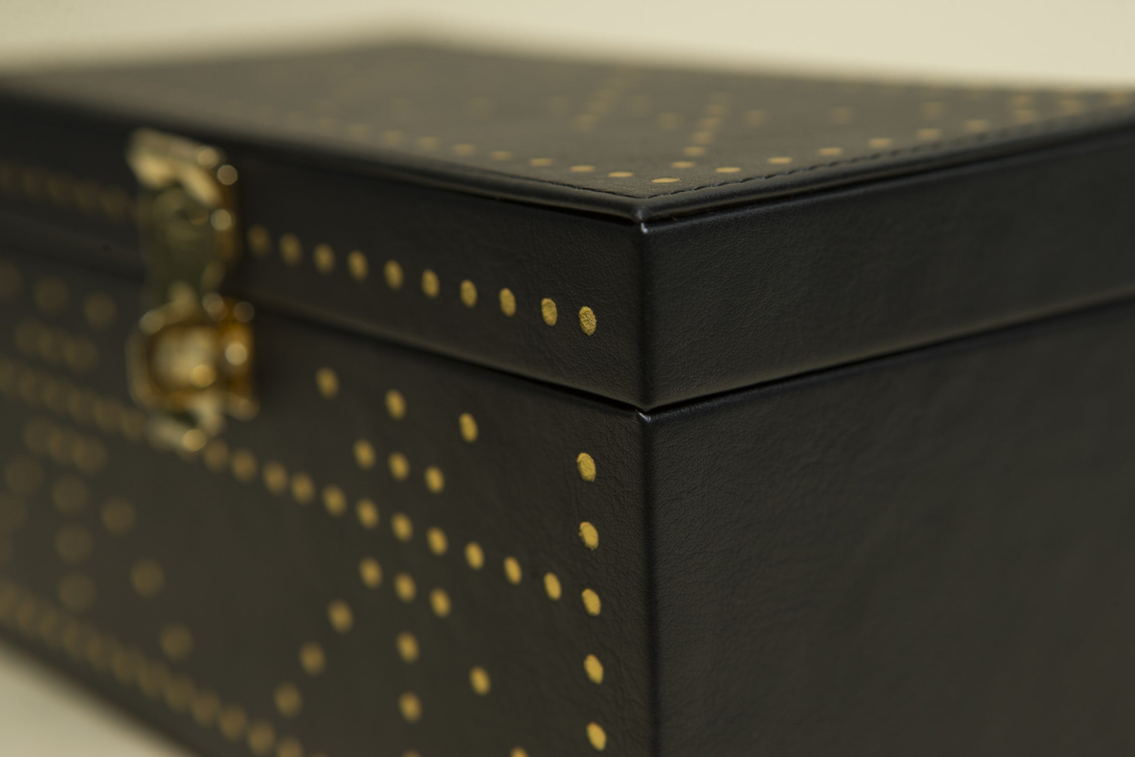 Chocolate Mandoos – Aljoud Lootah Design Studio