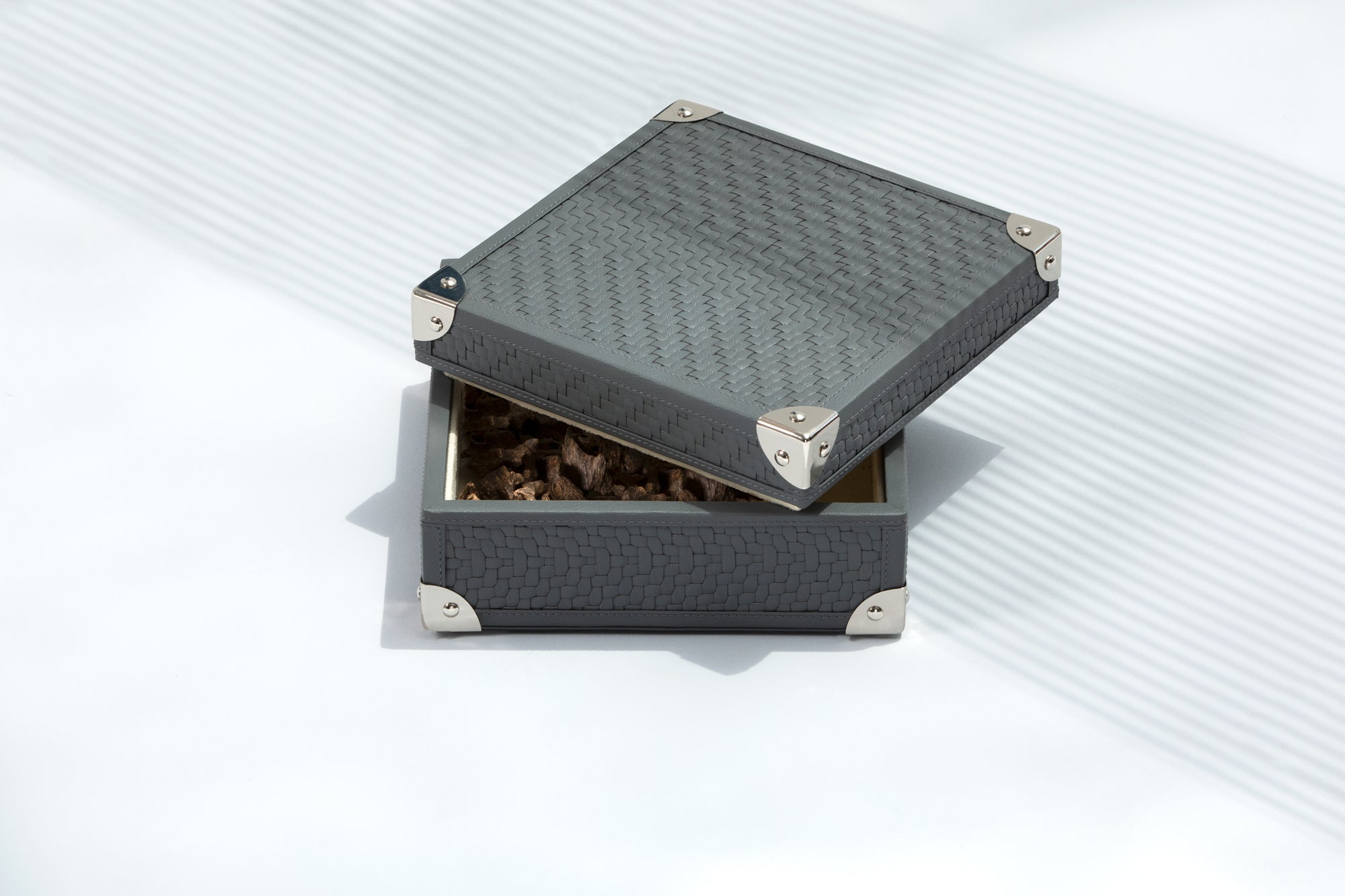 Mudeem Weave – Aljoud Lootah Design Studio